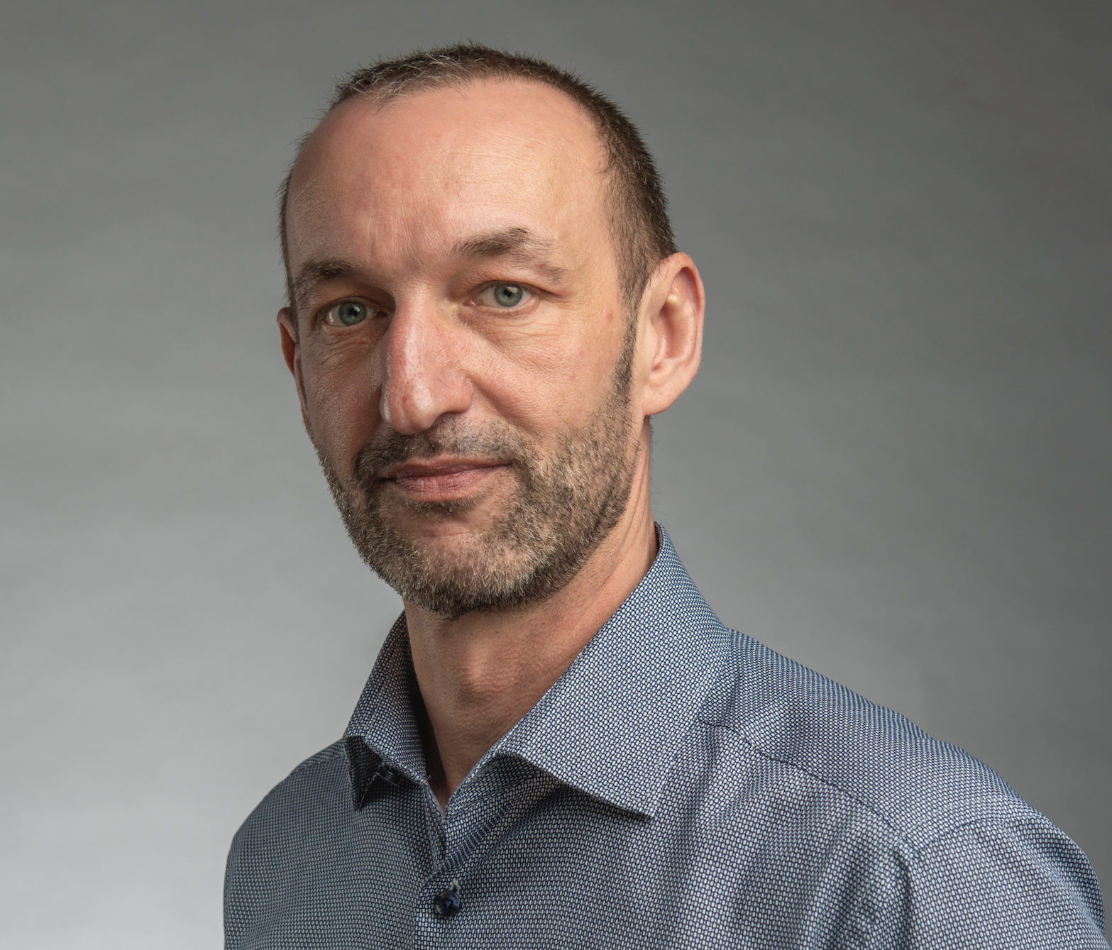 GigaCon » DARIUSZ MUMOT